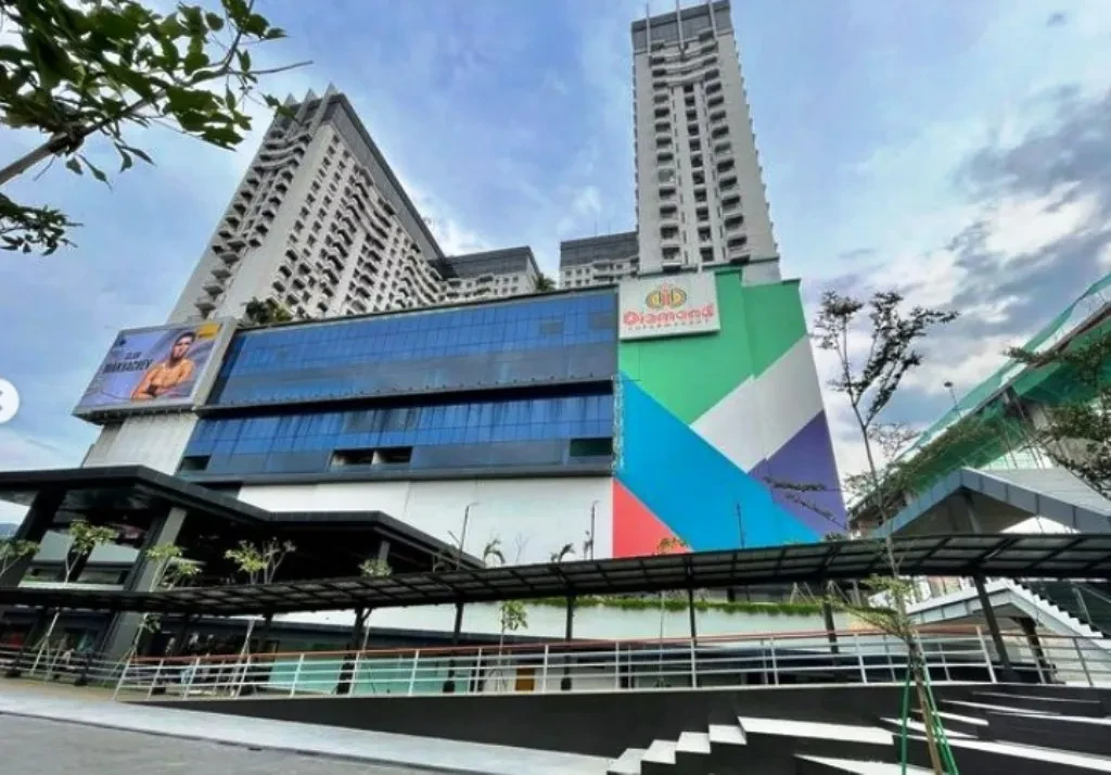 Poins Square Lebak Bulus: Mall Terhubung MRT & Apartemen