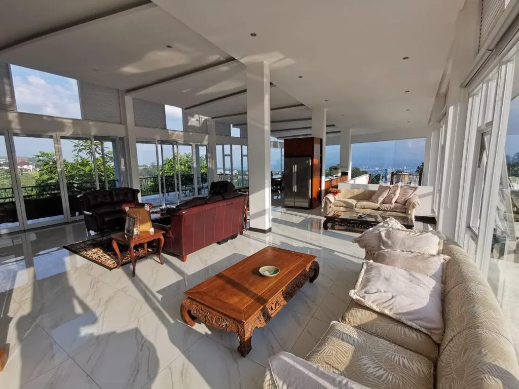 Rumah Dijual Resor Dago Pakar Bandung, View Kota dan Gunung